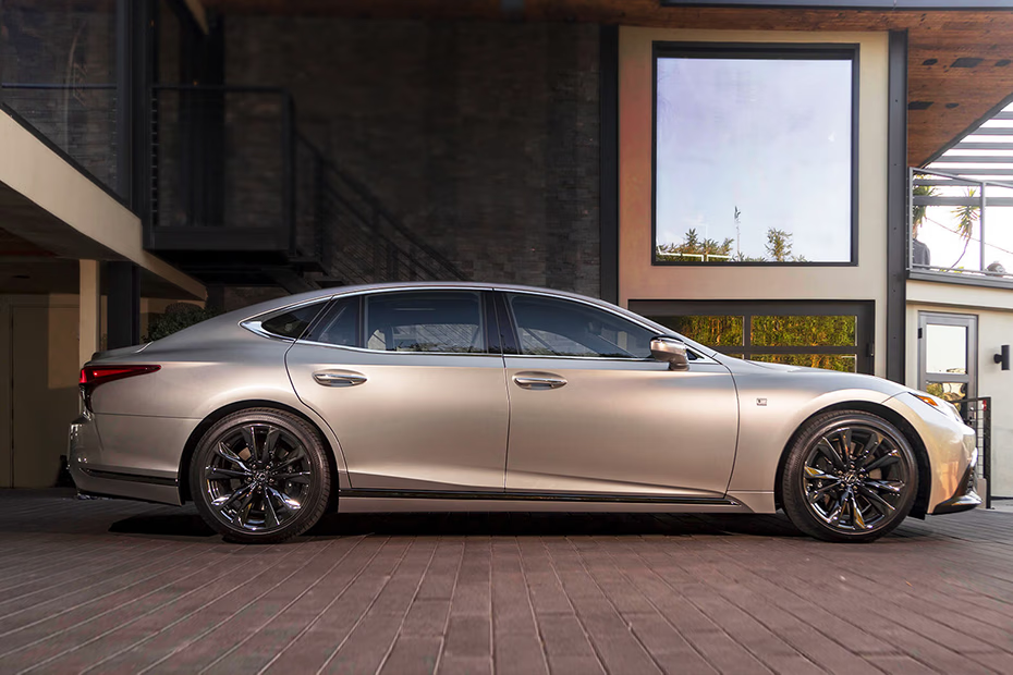 Ecommerce. TOYOTA LEXUS LS 500 3000CC GRAY SALOON 2025 PETROL